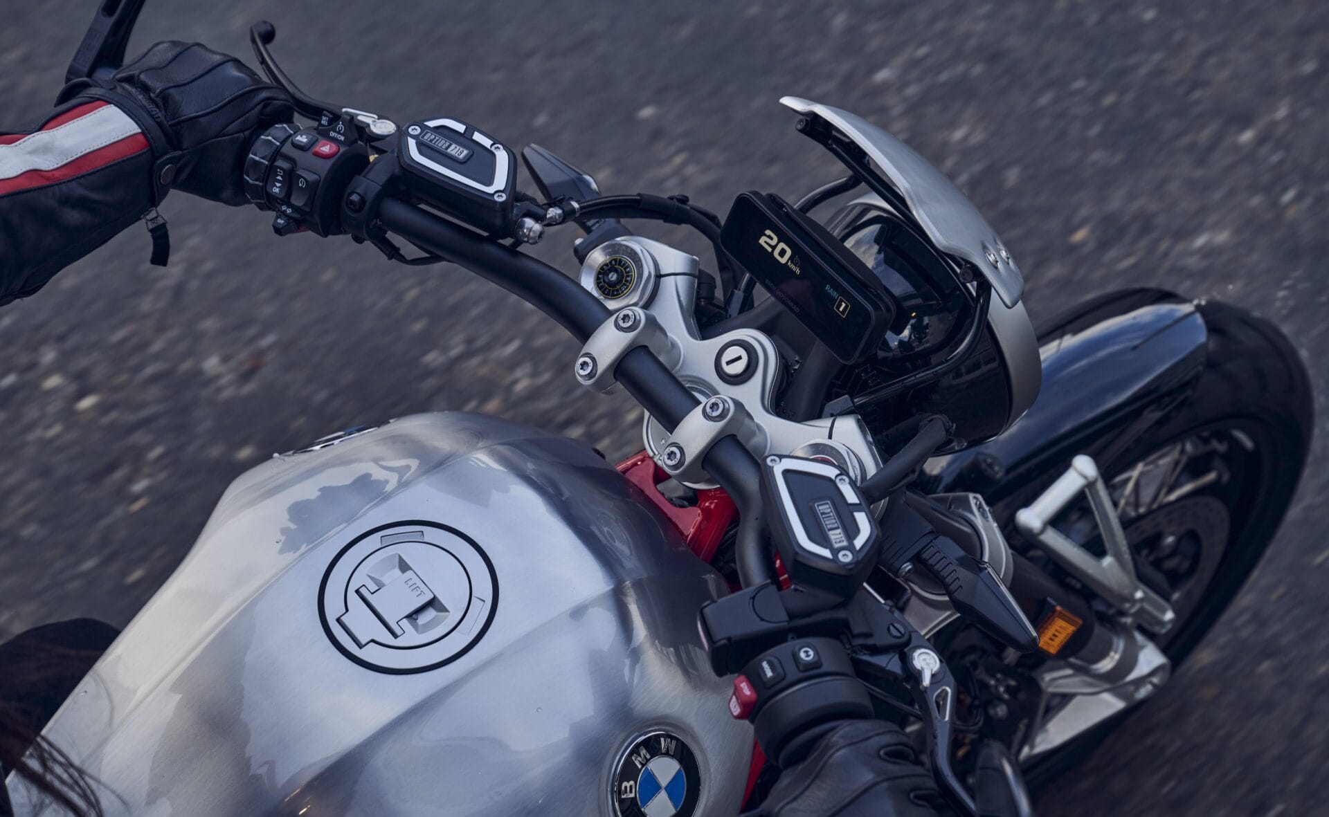 BMW R12 nineT (2024+) - Specs and ergonomics