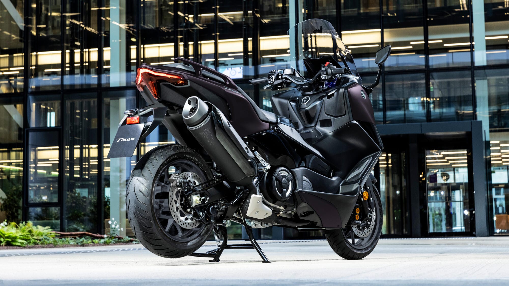 Yamaha TMAX Tech MAX (2022-2024) - Specs and ergonomics