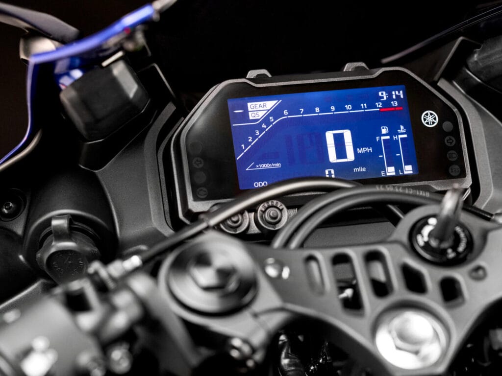 Yamaha R3 (2025+) - Specs and ergonomics