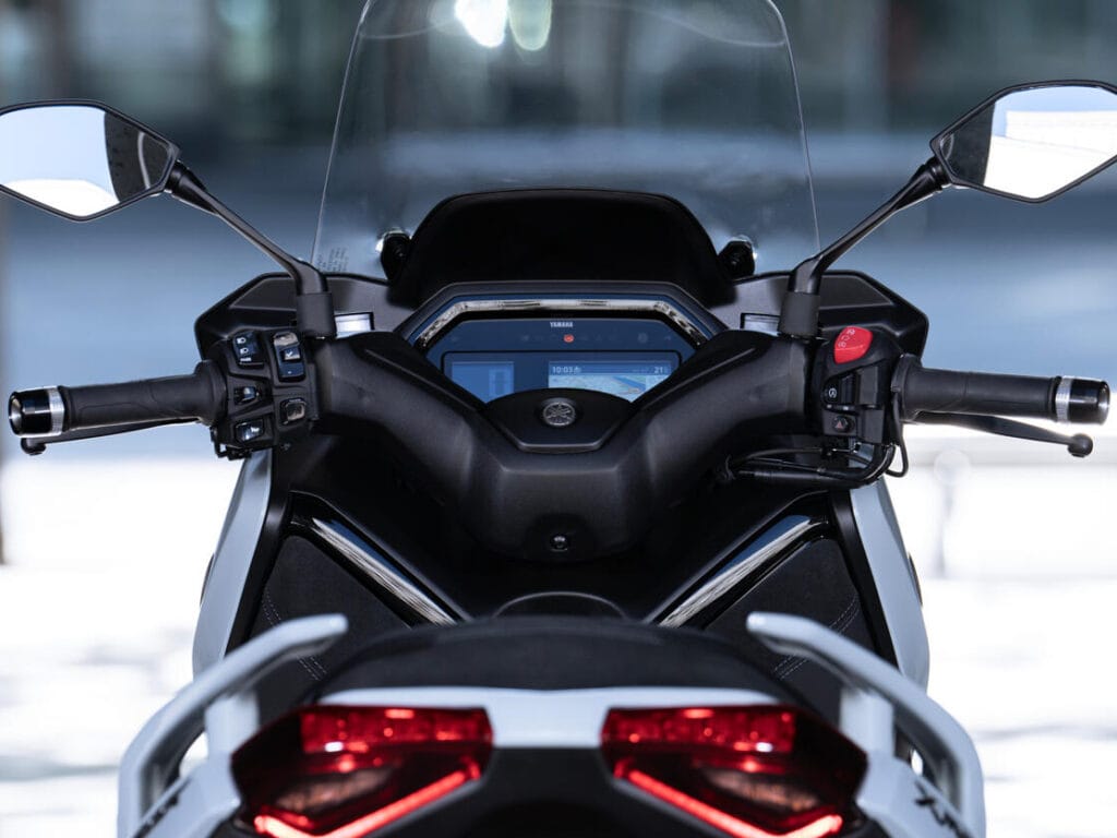 Yamaha XMAX 125 Tech Max / Tech Max+ (2025+) - Specs and ergonomics