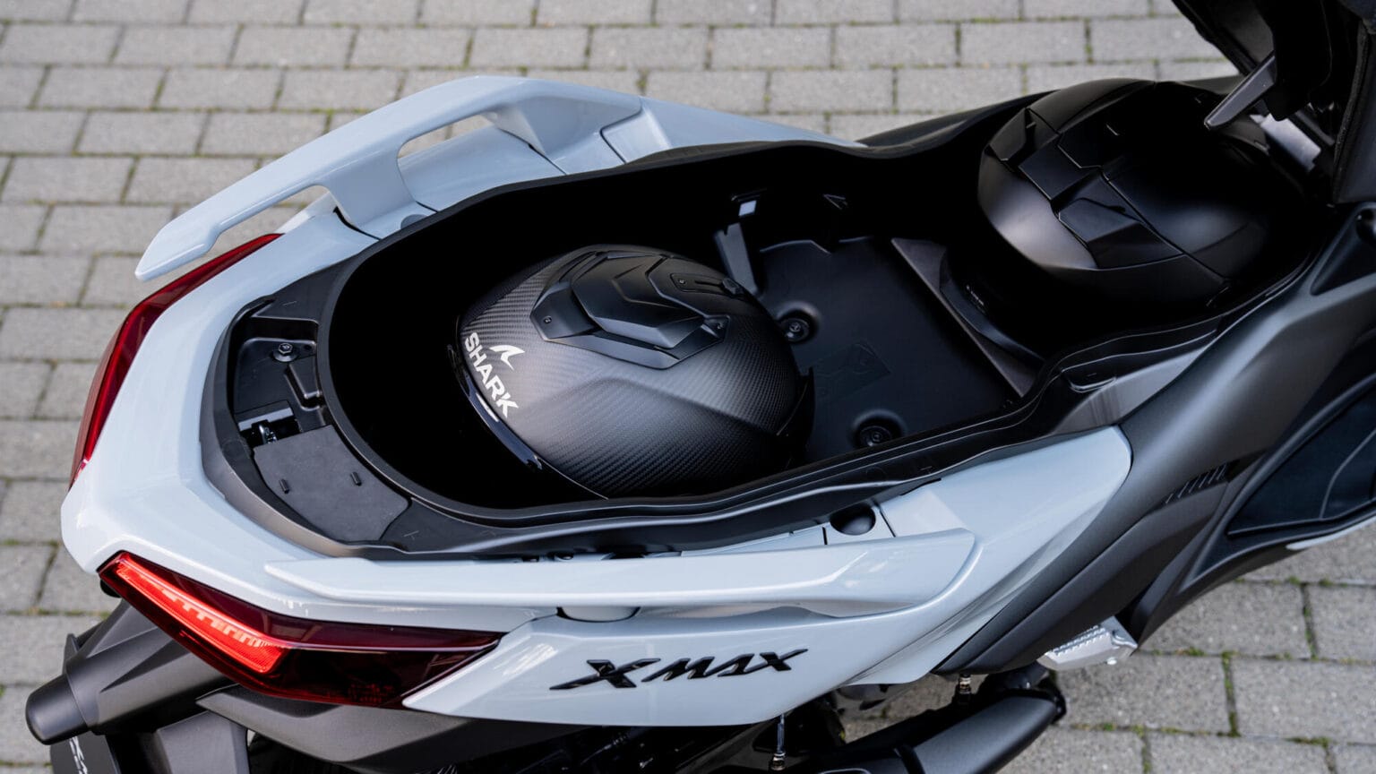 Yamaha XMAX 300 / Tech Max / Tech Max+ (2025+) - Specs and ergonomics
