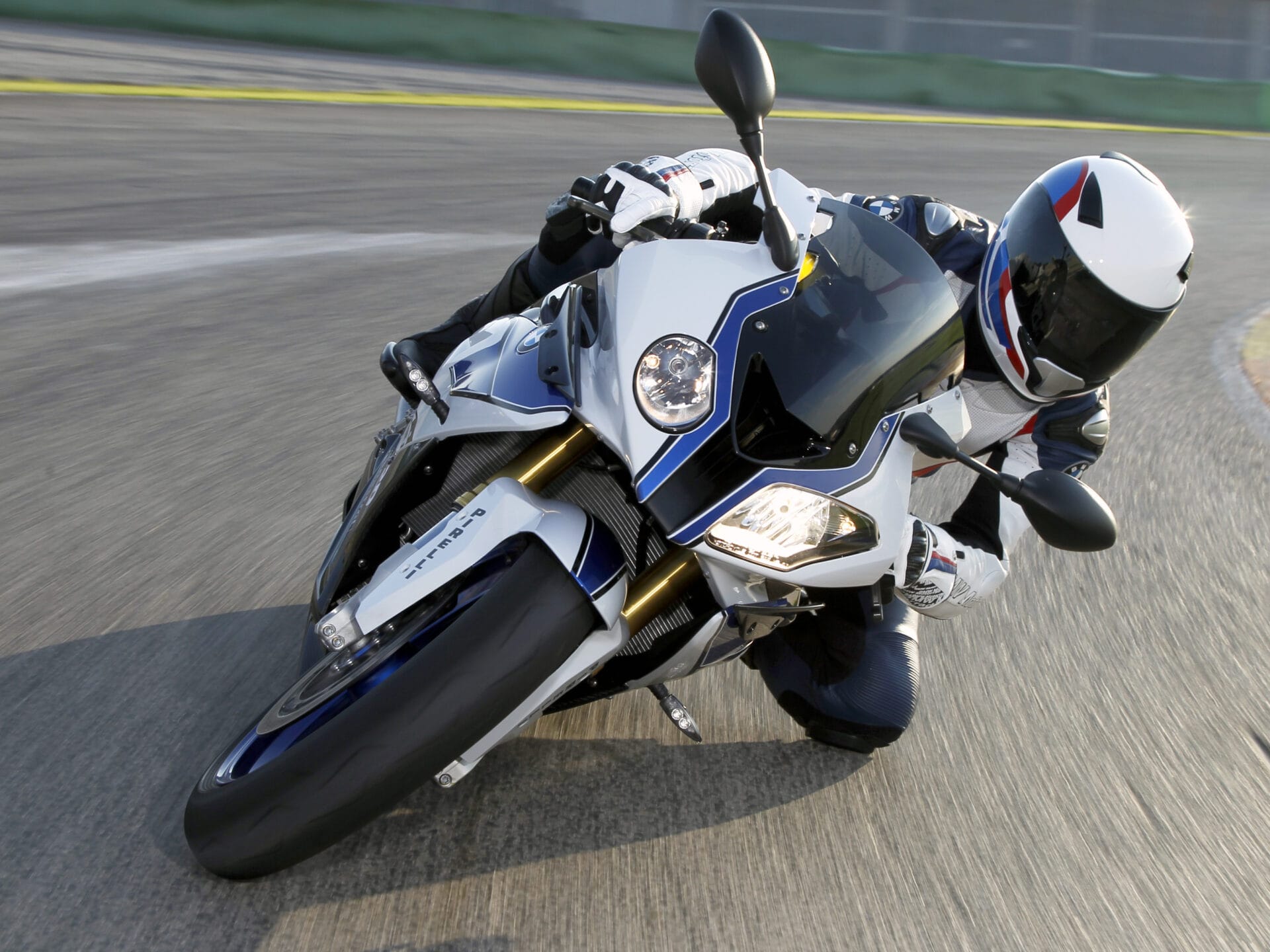 BMW HP4 (2012-2014) - Specs and ergonomics